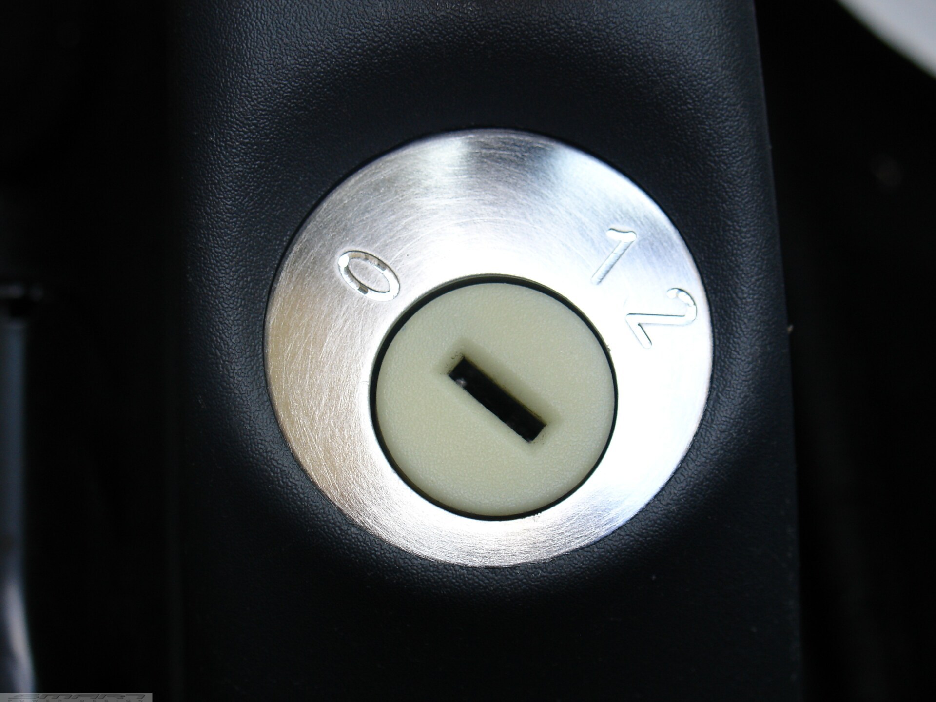 Ignition lock plate for Smart Fortwo 450 - Smart Power Design